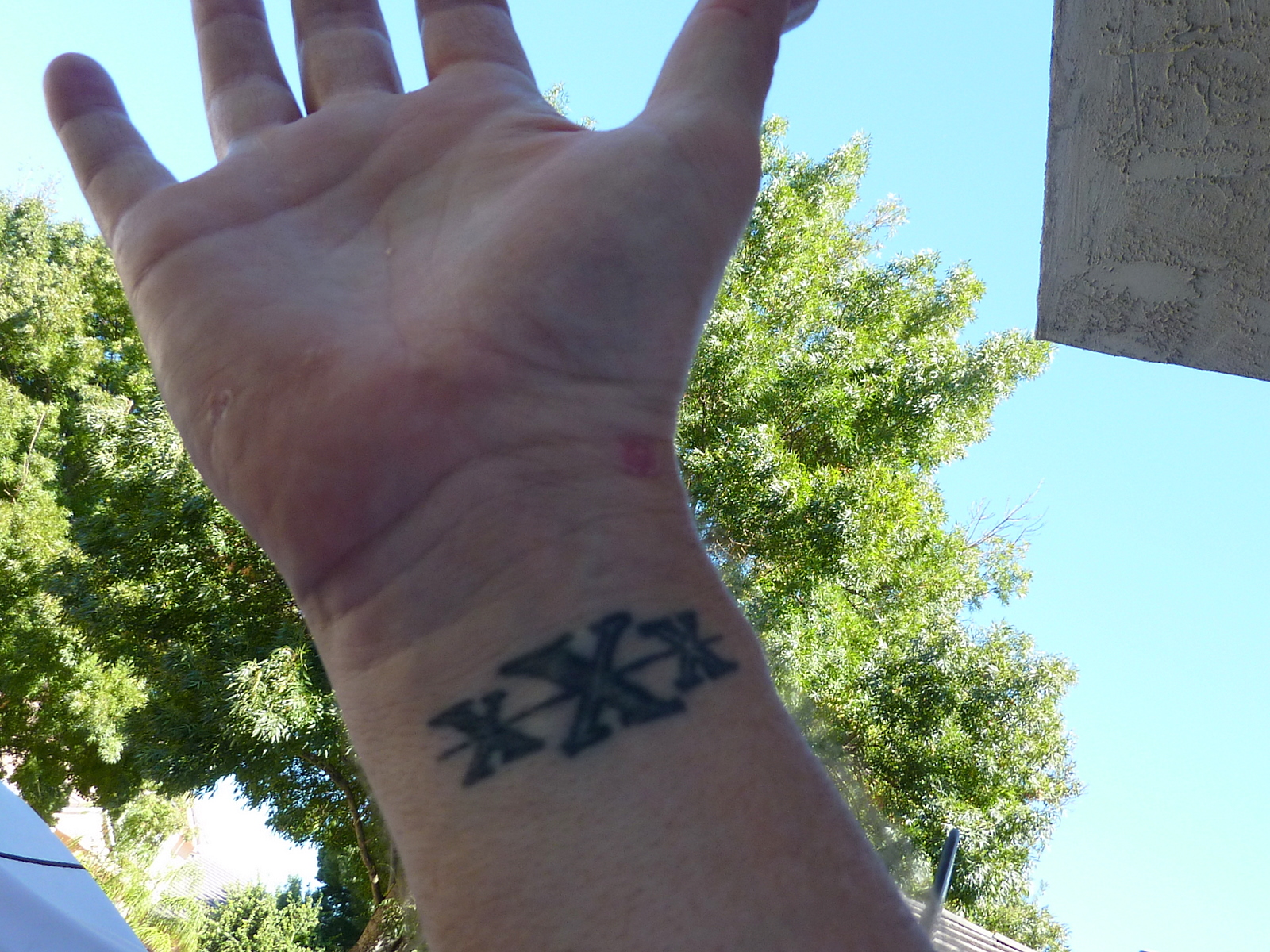 Tatuaggio al polso: è doloroso?